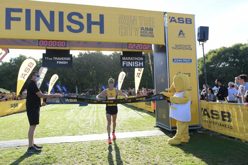 Auckland Marathon Three-Peat on the Cards for Daniel Jones - Barfoot ...