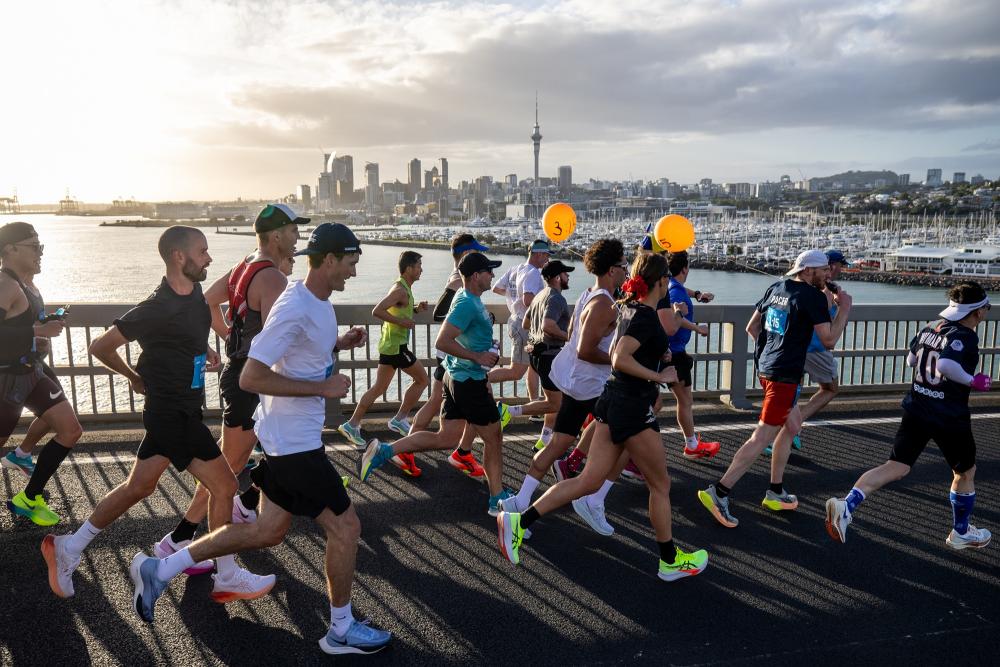 City Comes Alive as Biggest Ever Auckland Marathon Takes to the Streets ...